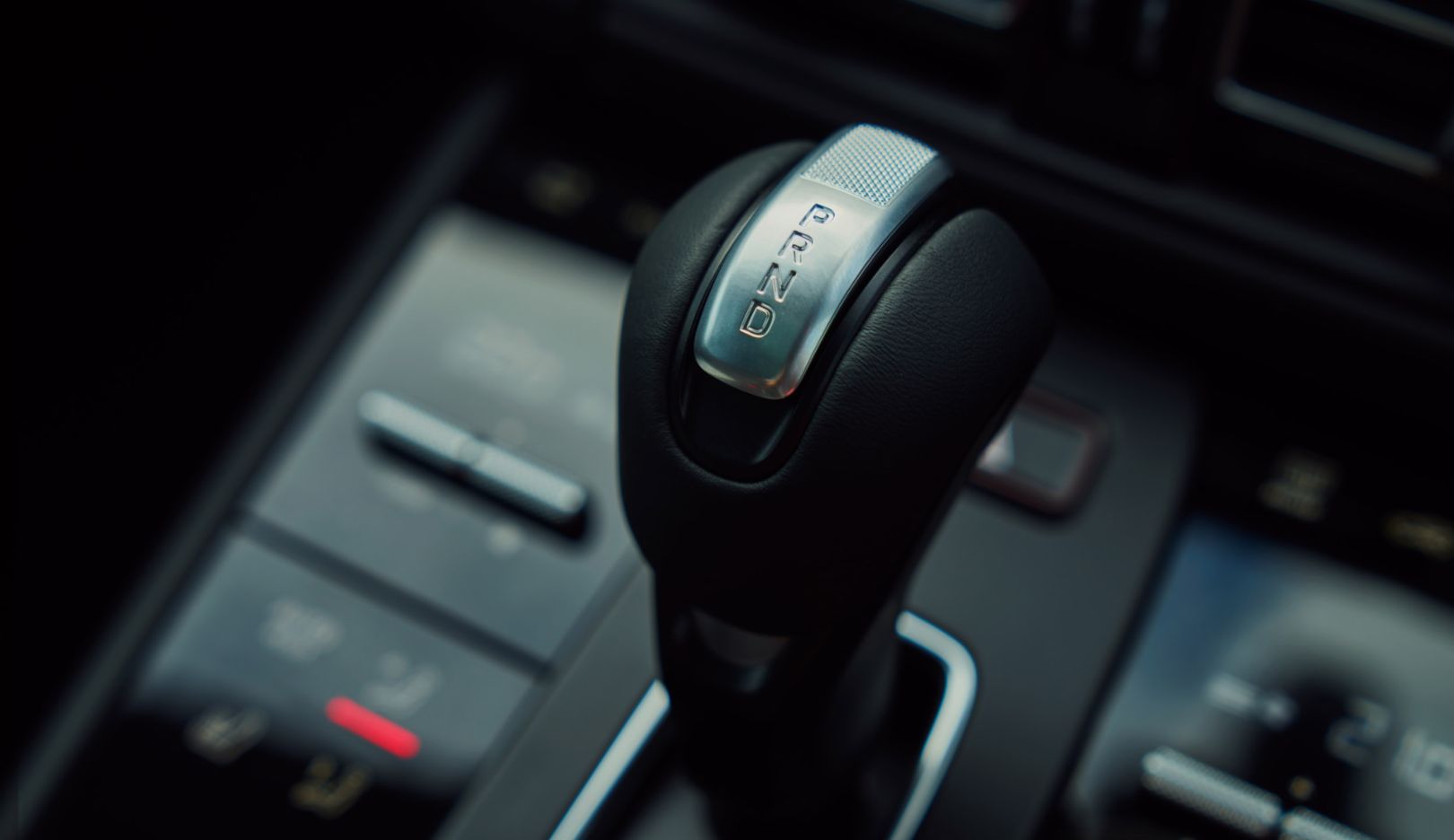 Product Highlights: Porsche Macan – Stronger, sharper, sportier ...