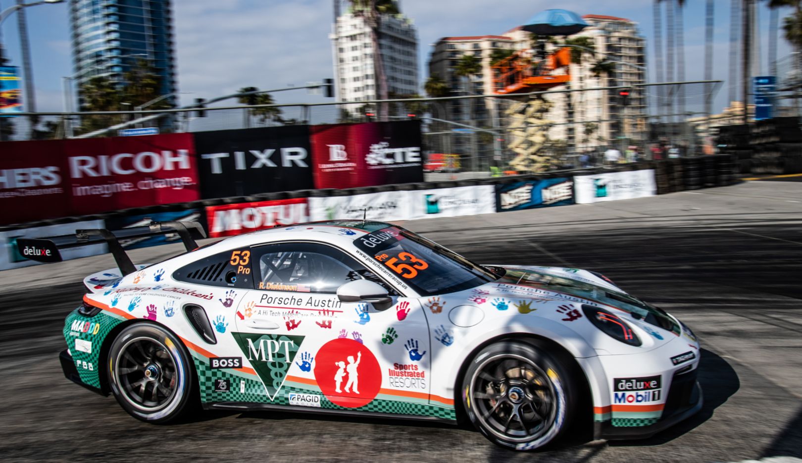 Dos podios para Efrín Castro en Long Beach - Porsche Newsroom LAT-AM