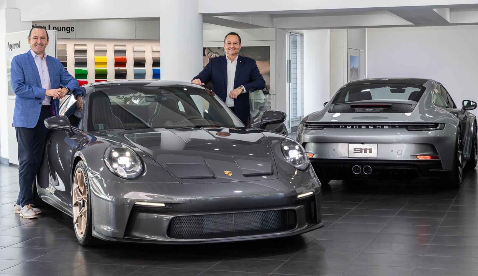 El nuevo Porsche 911 GT3 con paquete Touring ya rueda por Guatemala - Porsche Newsroom LAT-AM