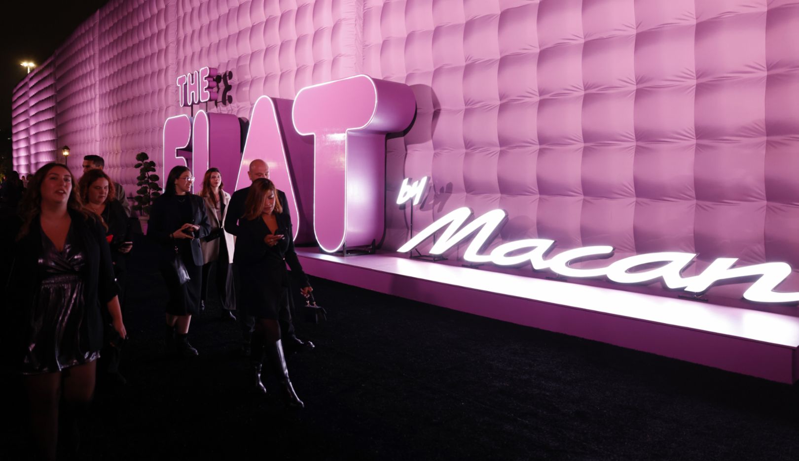 Innovative Macan-inspired space opens in Milan - Porsche Newsroom