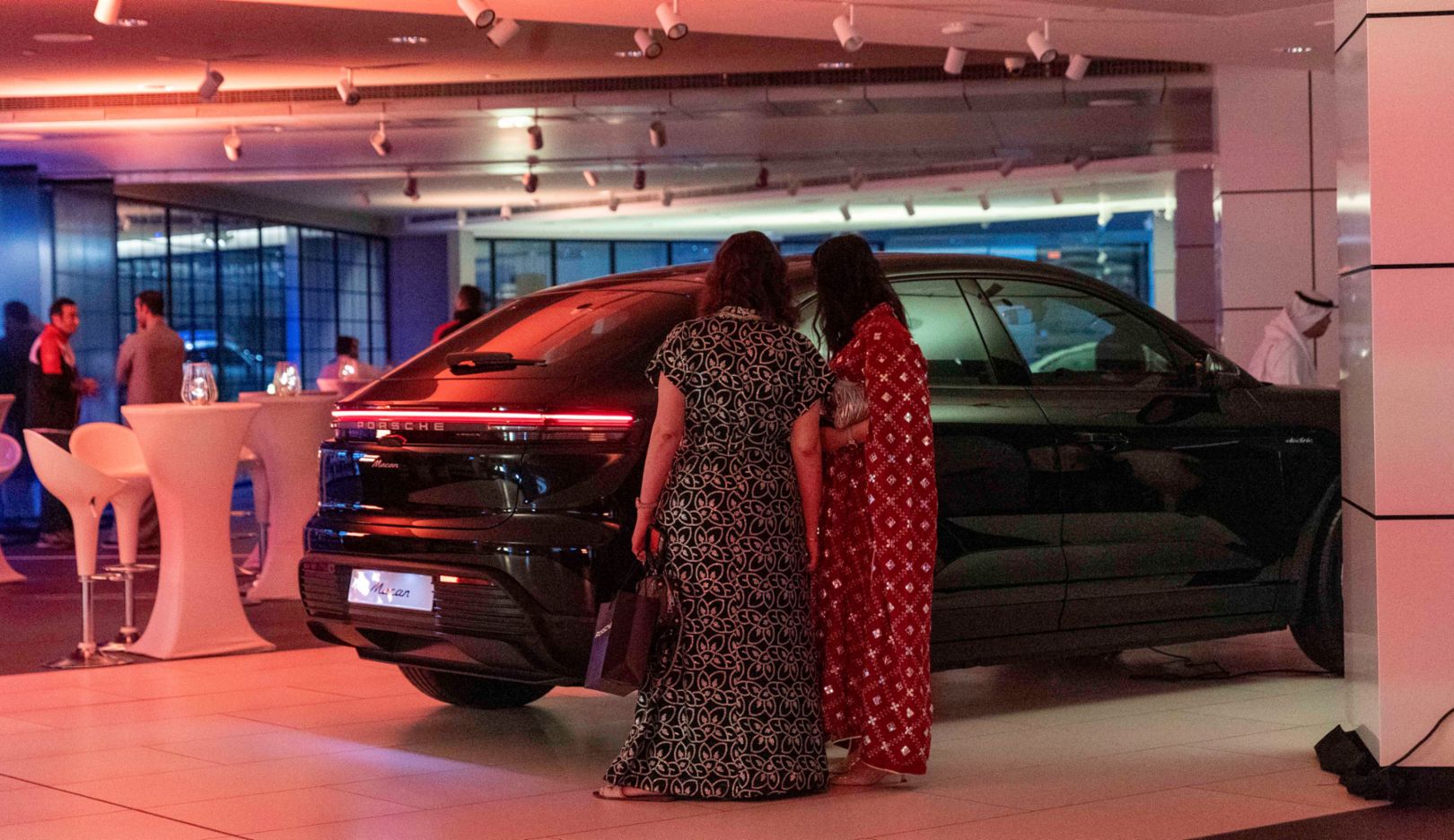 Porsche Centre Kuwait hosts a Ramadan Ghabka - Porsche Newsroom