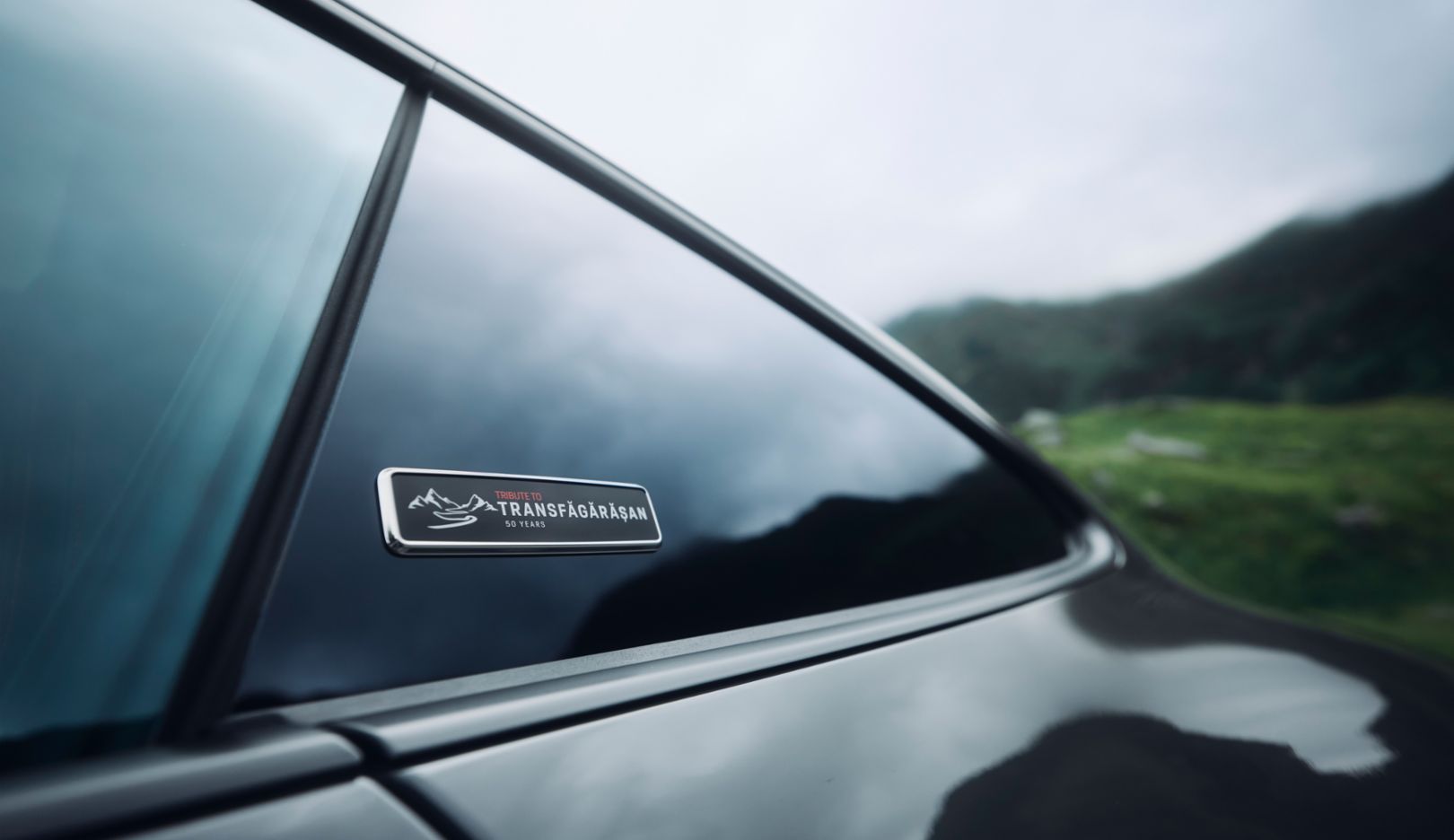 Primul 911 Carrera 4 GTS “Tribute to Transfăgărășan” a fost livrat unui ...