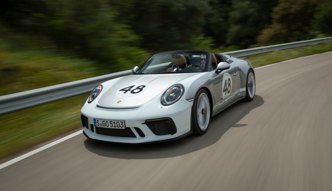 Last Porsche 911 of the 991 generation comes off the production line ...