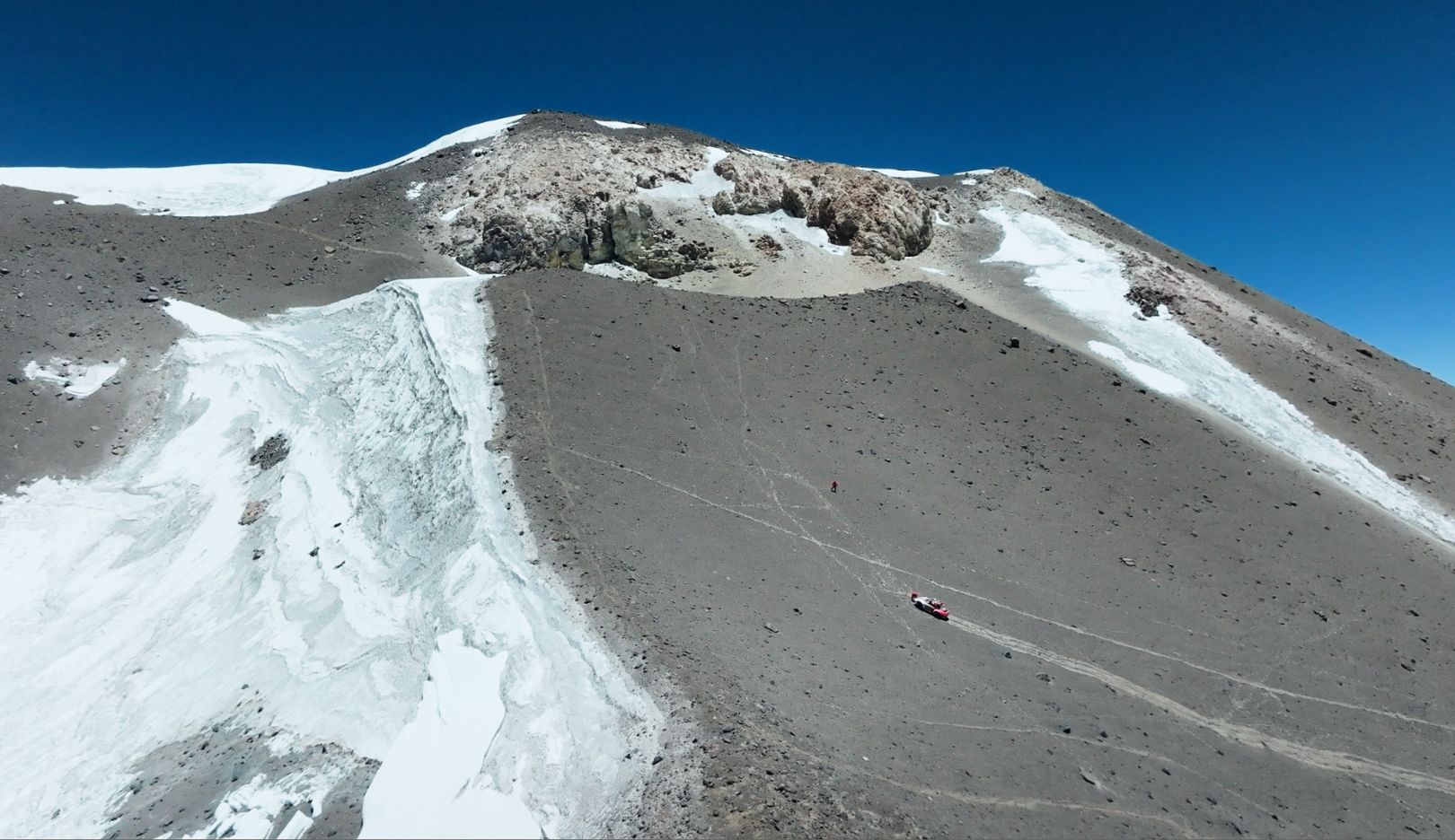 Porsche 911 achieves new altitude world record - Porsche Newsroom USA