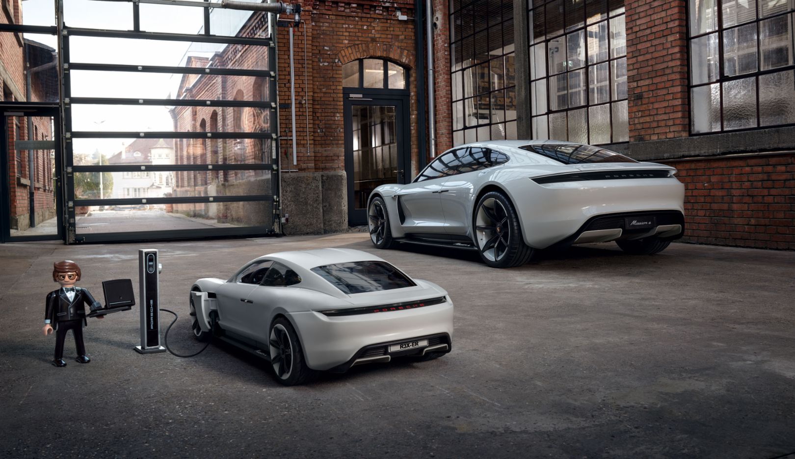 PLAYMOBIL: THE MOVIE – Rex Dasher drives the Porsche Mission E ...