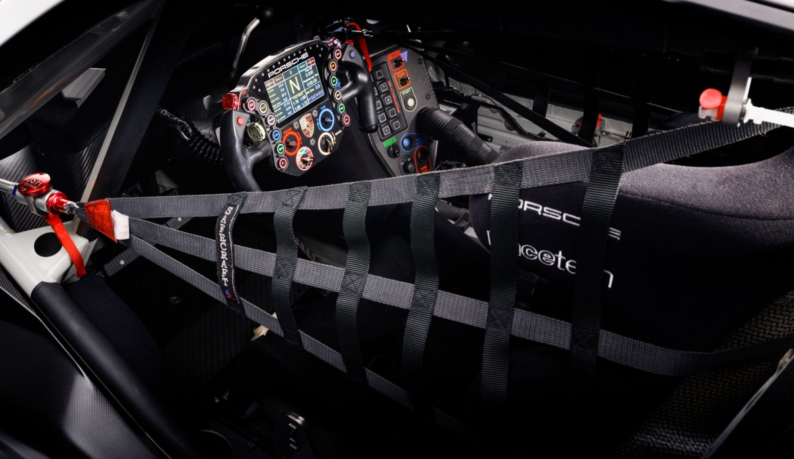 Redesigned 911 RSR expected to defend world championship - Porsche Newsroom