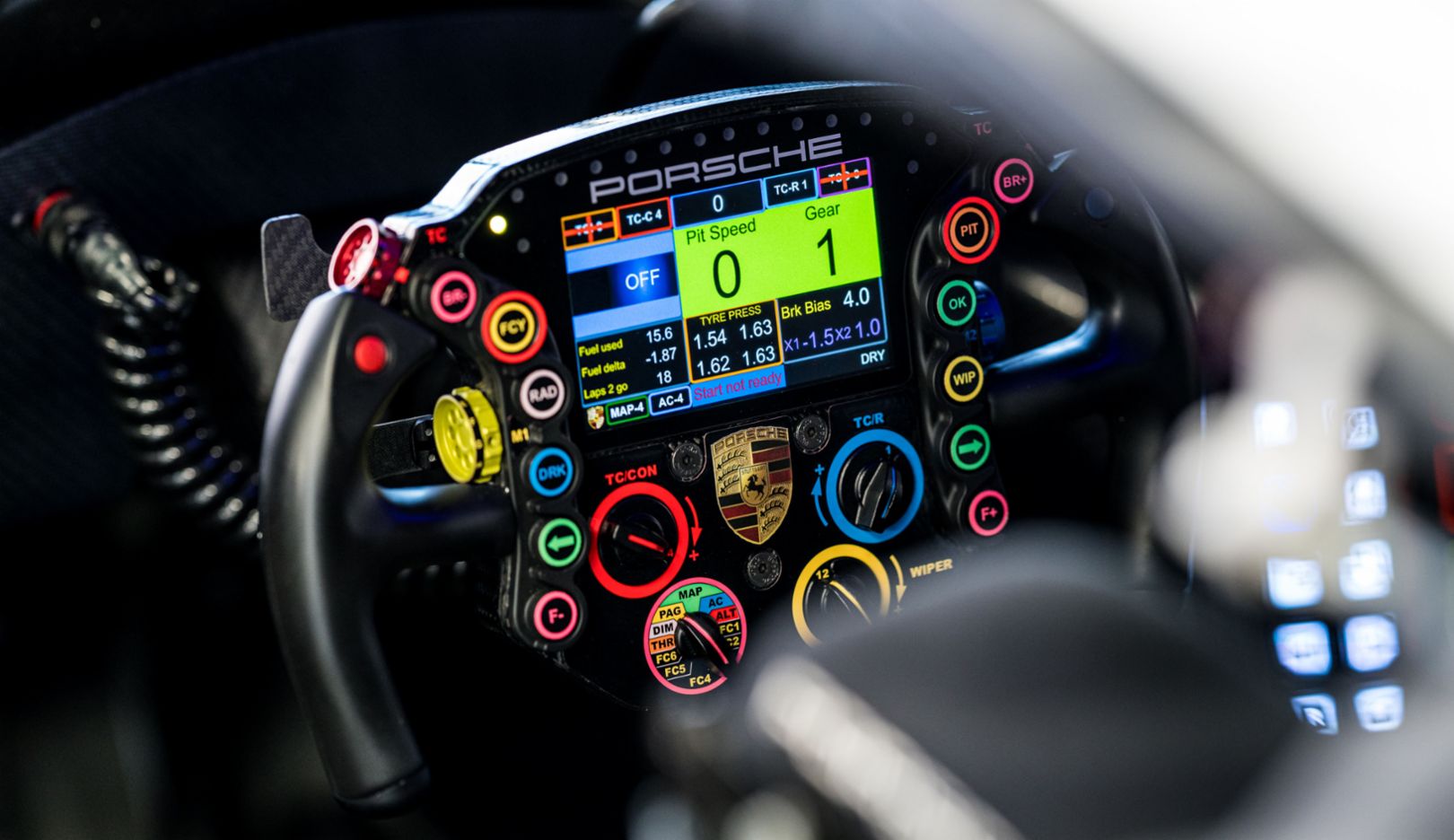 From simple steering wheel to multifunctional control centre in just 20 ...