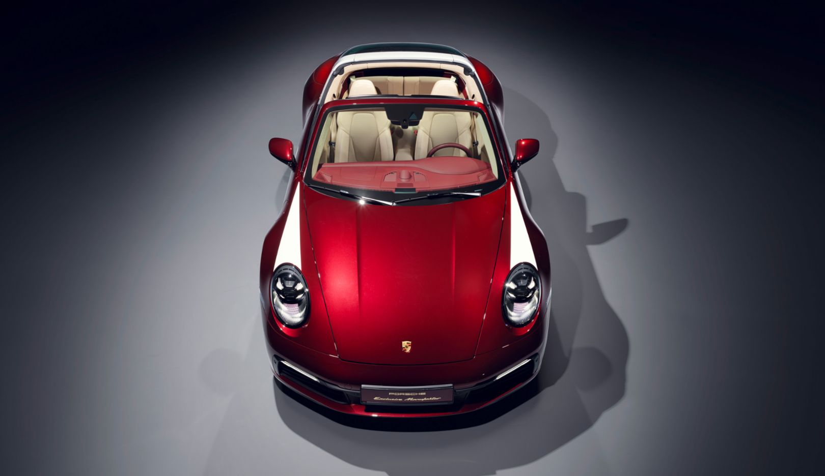 Renaissance of Cherry Red and corduroy - Porsche Newsroom