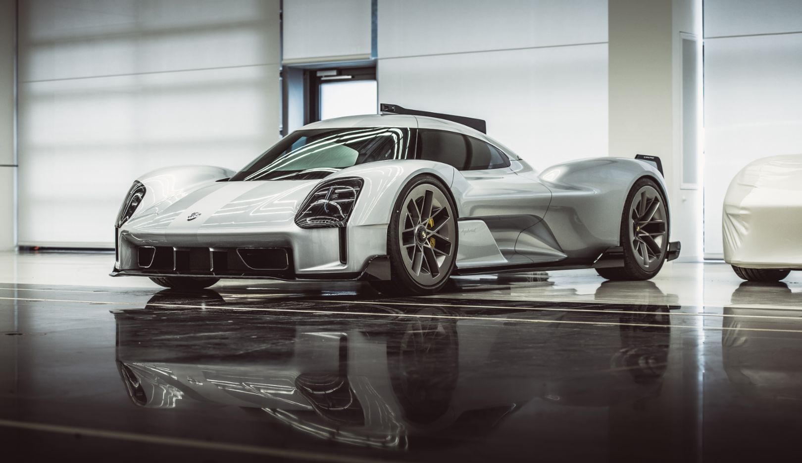 “Porsche Unseen” provides a glimpse of unreleased concept cars ...