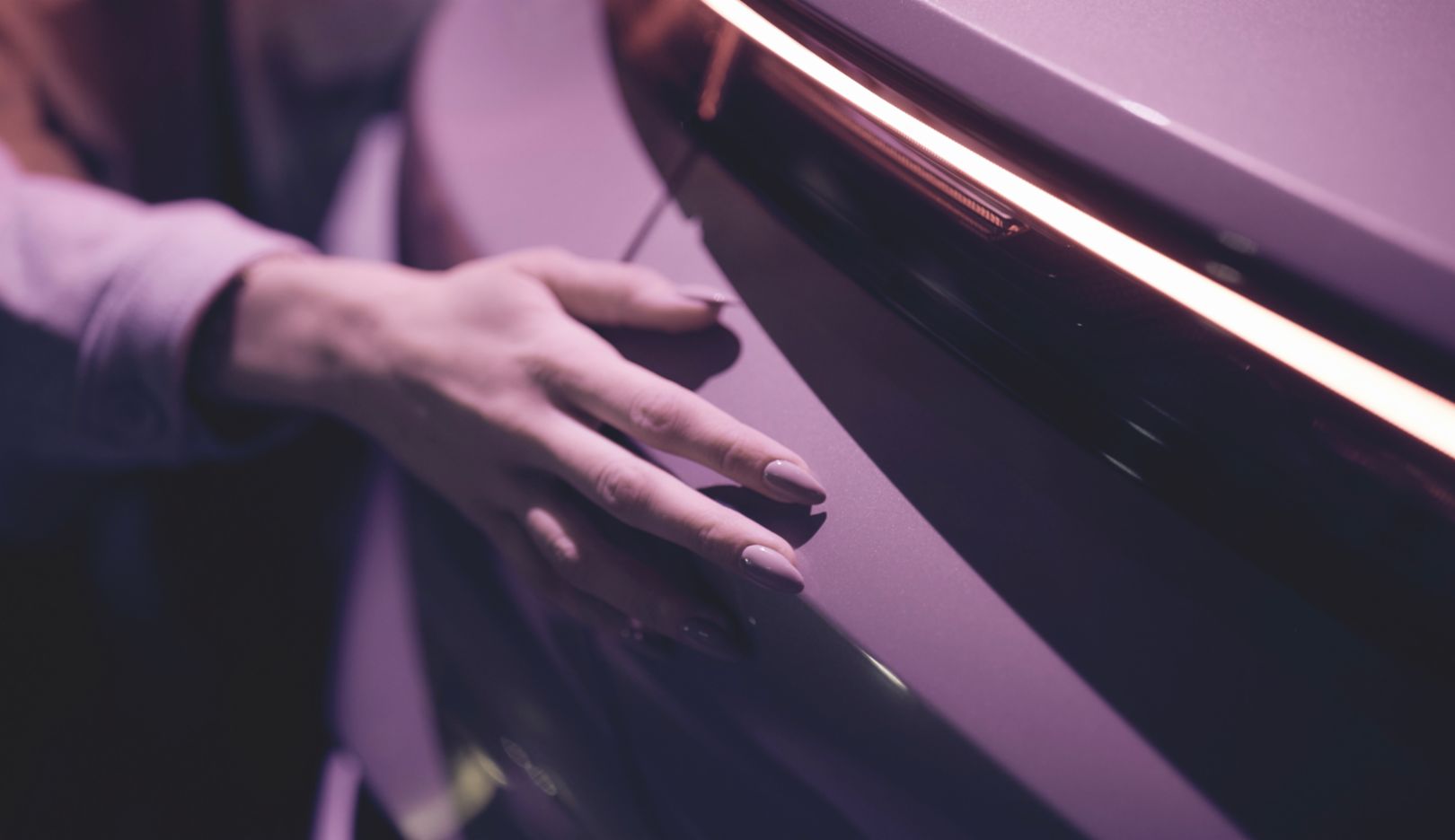 From the mixing bench to the standard selection: colour design at ...