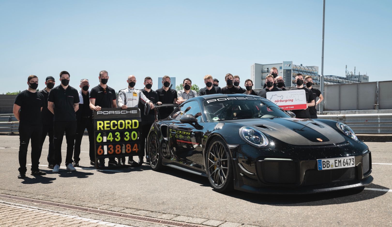 6:43.300 minutes: Porsche sets new lap record - Porsche Newsroom