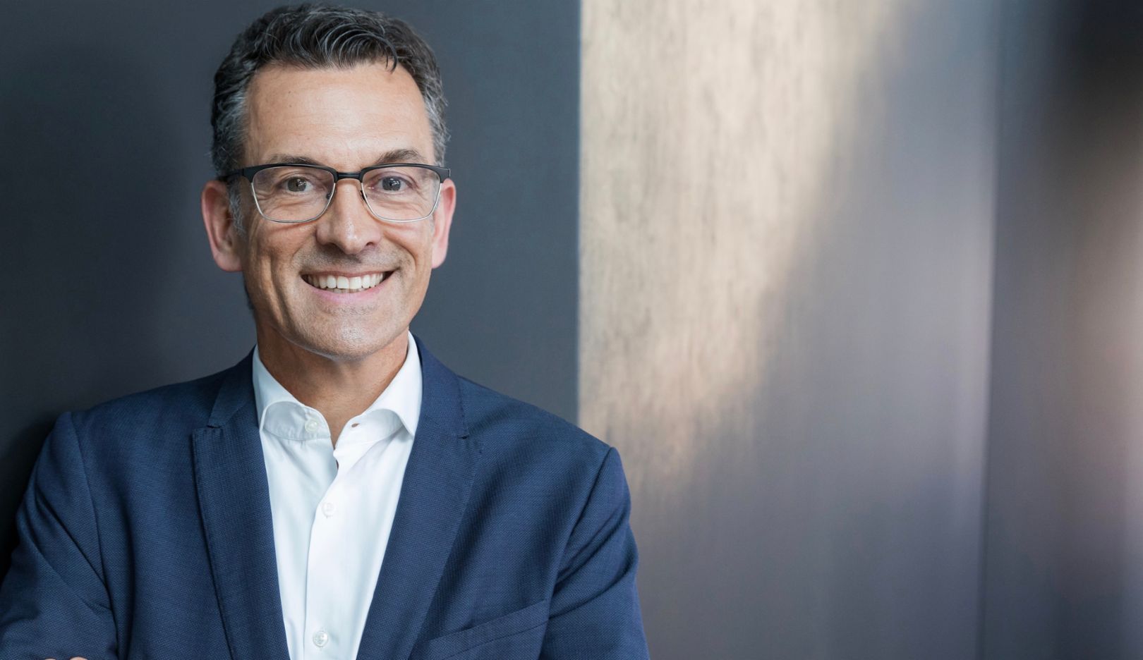 Neuer Geschäftsführer im Porsche Zentrum Stuttgart-Flughafen - Porsche ...