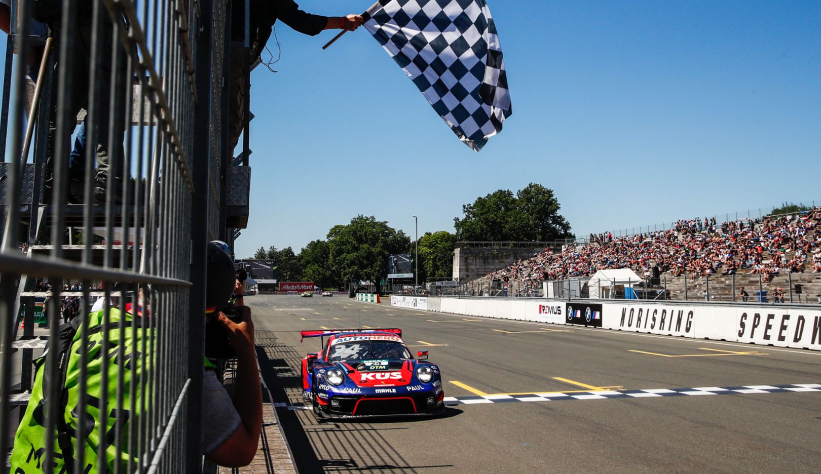 Porsche customer teams make their mark in the DTM with the 911 GT3 R ...