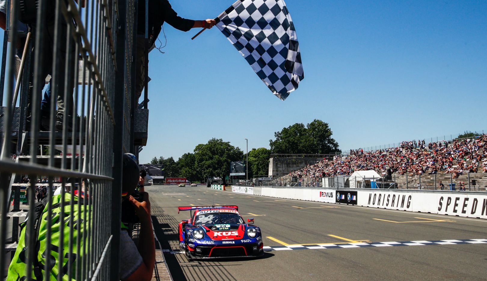 First DTM win for Porsche thanks to Team 75 Bernhard - Porsche Newsroom