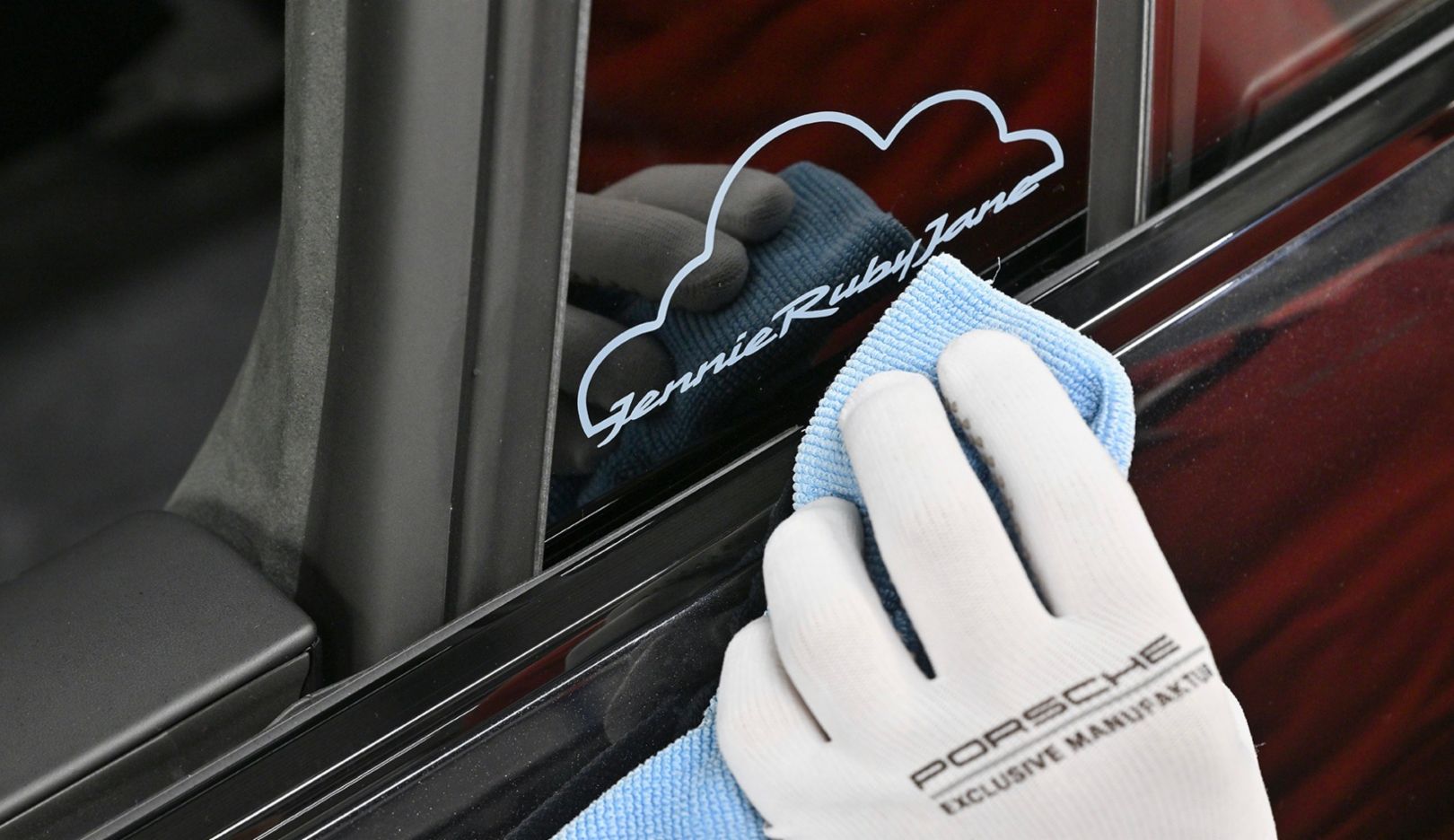 “Sonderwunsch for JENNIE”: personal Taycan for South Korea’s superstar ...