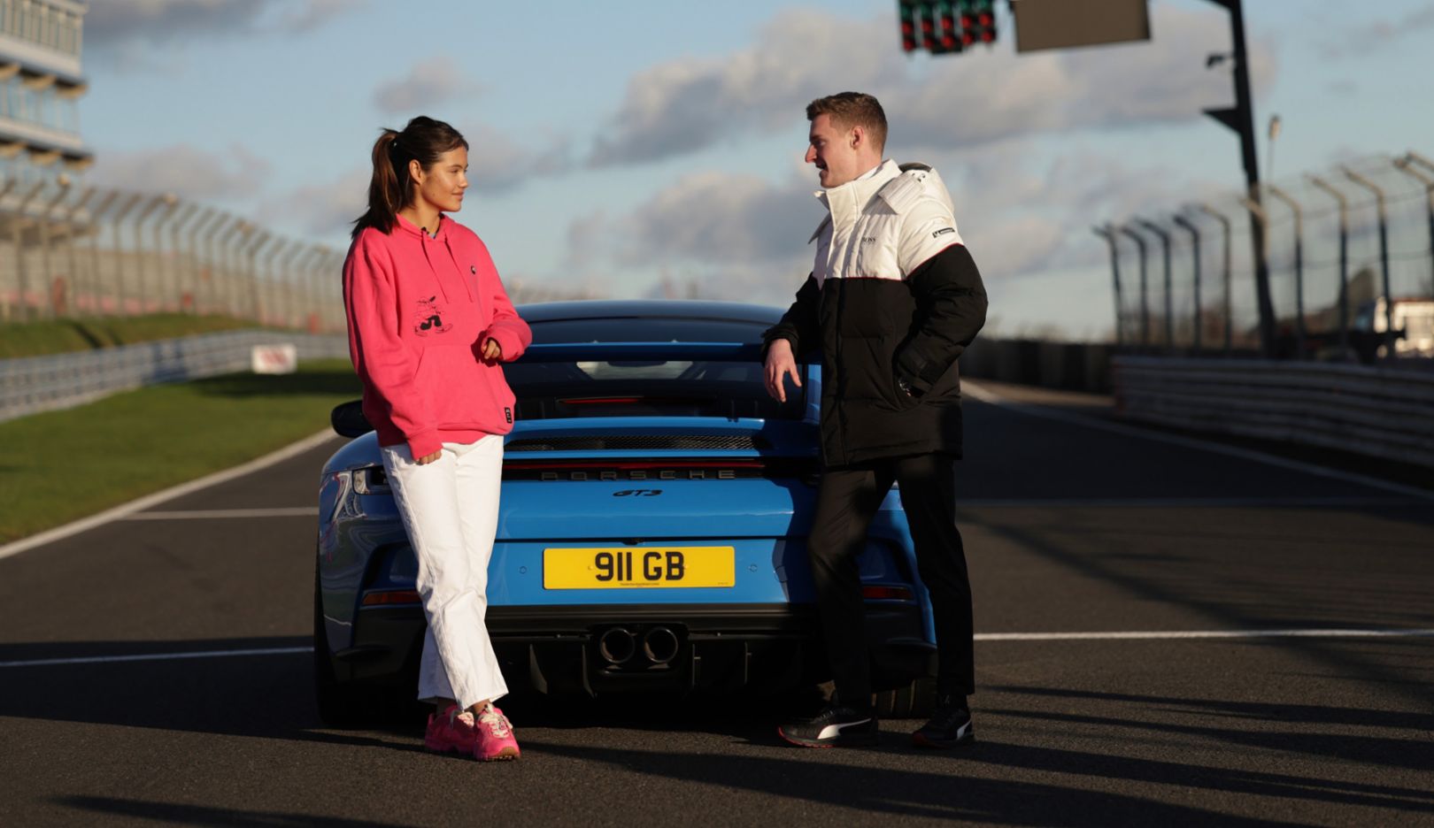 Emma Raducanu experiences the 911 GT3 on the race track at Brands Hatch ...