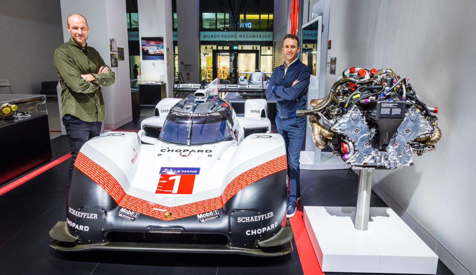 75 Jahre Porsche Sportwagen: Porsche feiert eine Erfolgsgeschichte ...