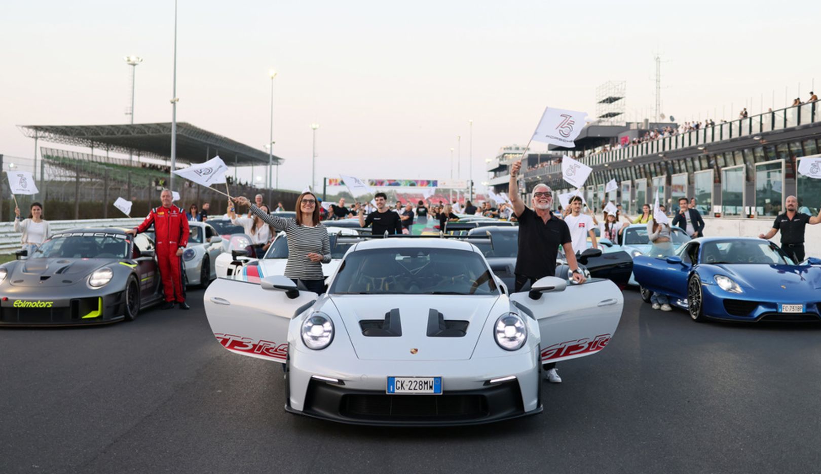 75 Years of Porsche Sports Cars – Porsche celebrates all over the world ...