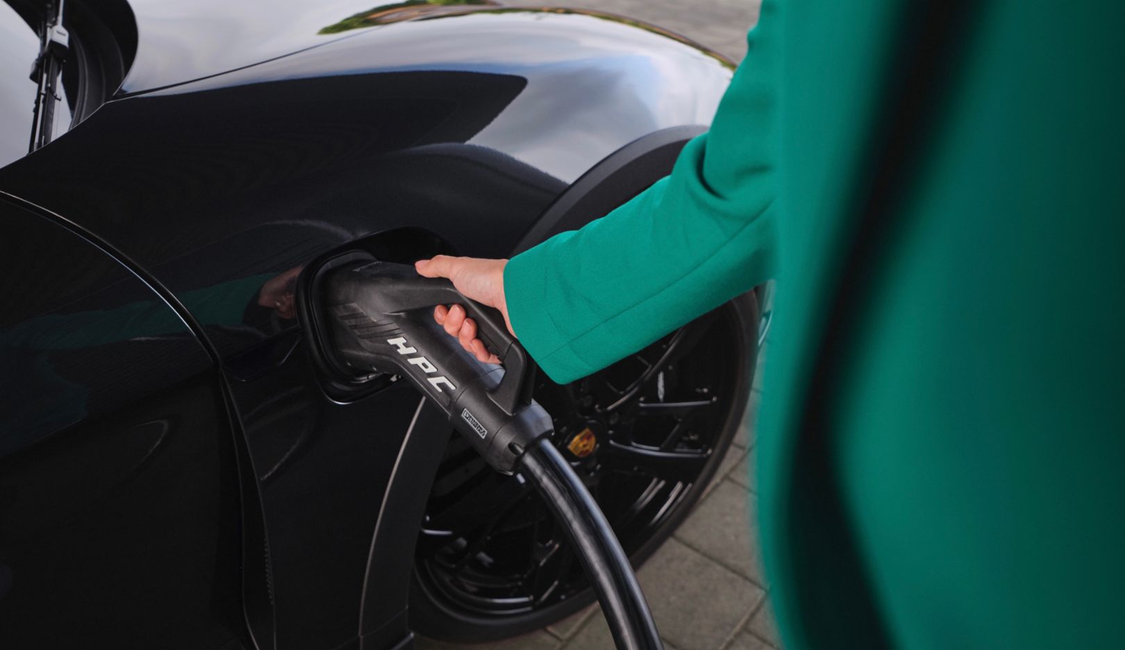 Barrier-free, state-of-the-art, sustainable: first Porsche Charging ...