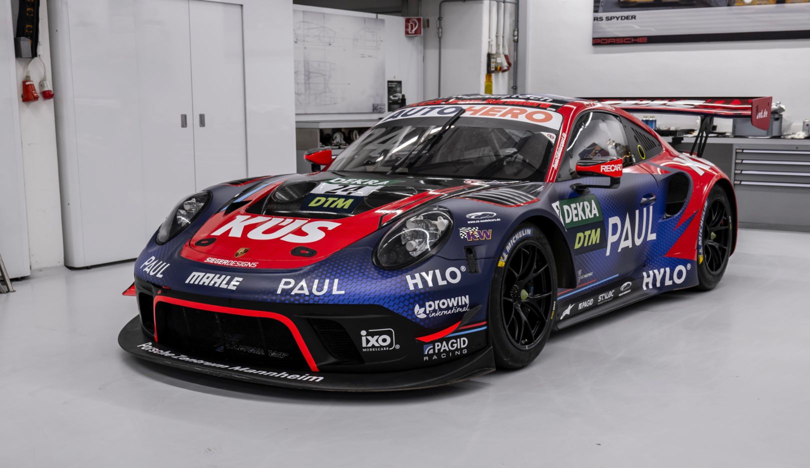 Das Porsche Museum nimmt ersten DTM-Sieger der Marke in Sammlung auf - Porsche Newsroom DEU