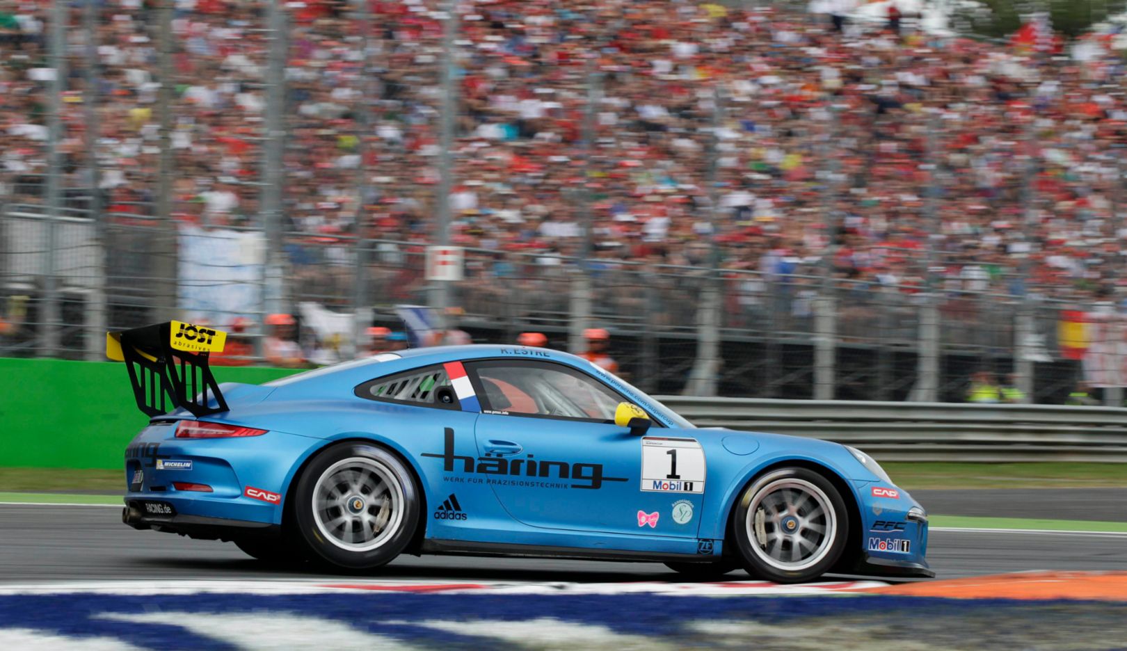 5,000th Cup 911 features in the Porsche Supercup as the VIP car ...