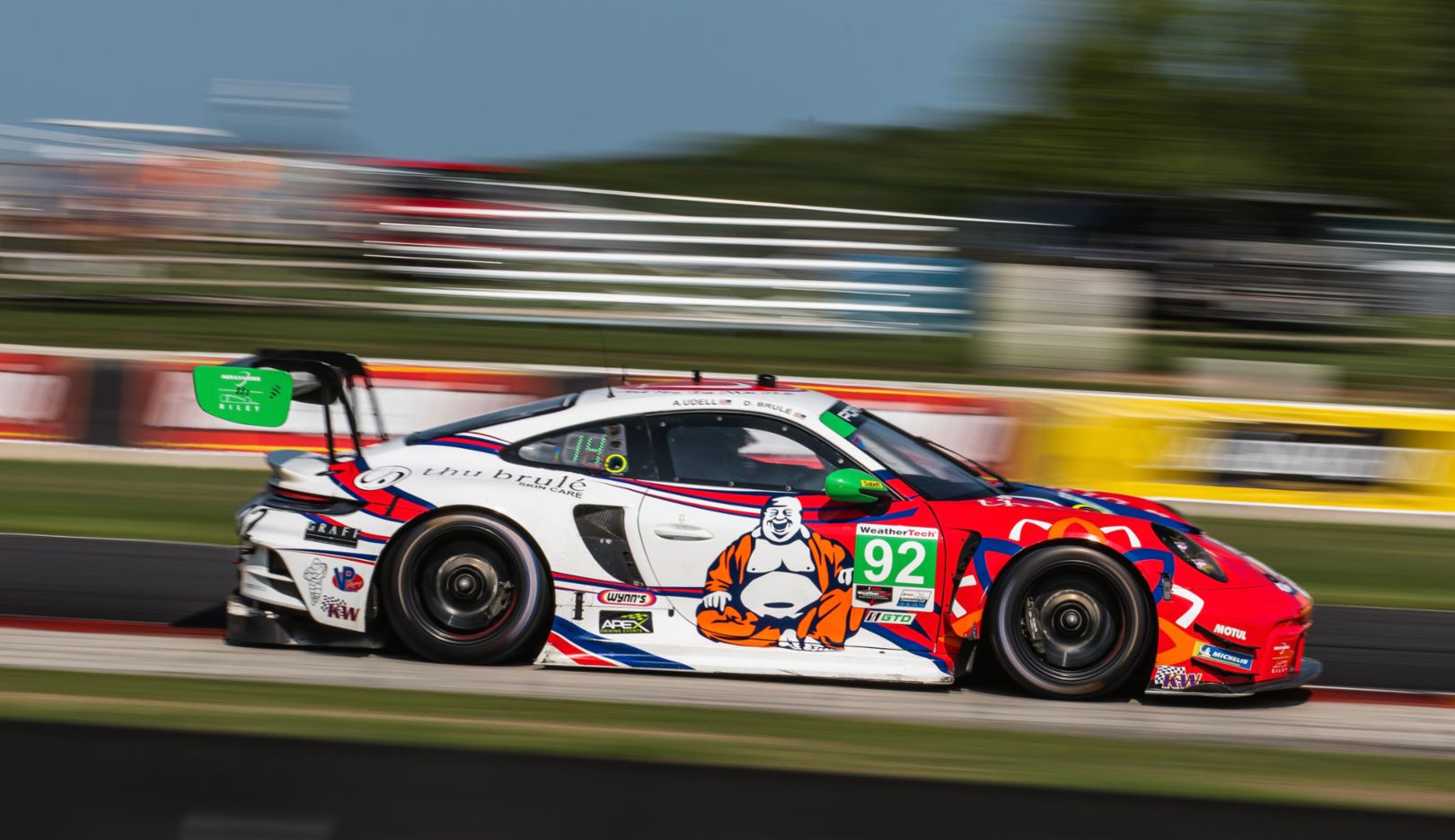 Porsche Penske Motorsport feiert hart erkämpften Doppelsieg in ...