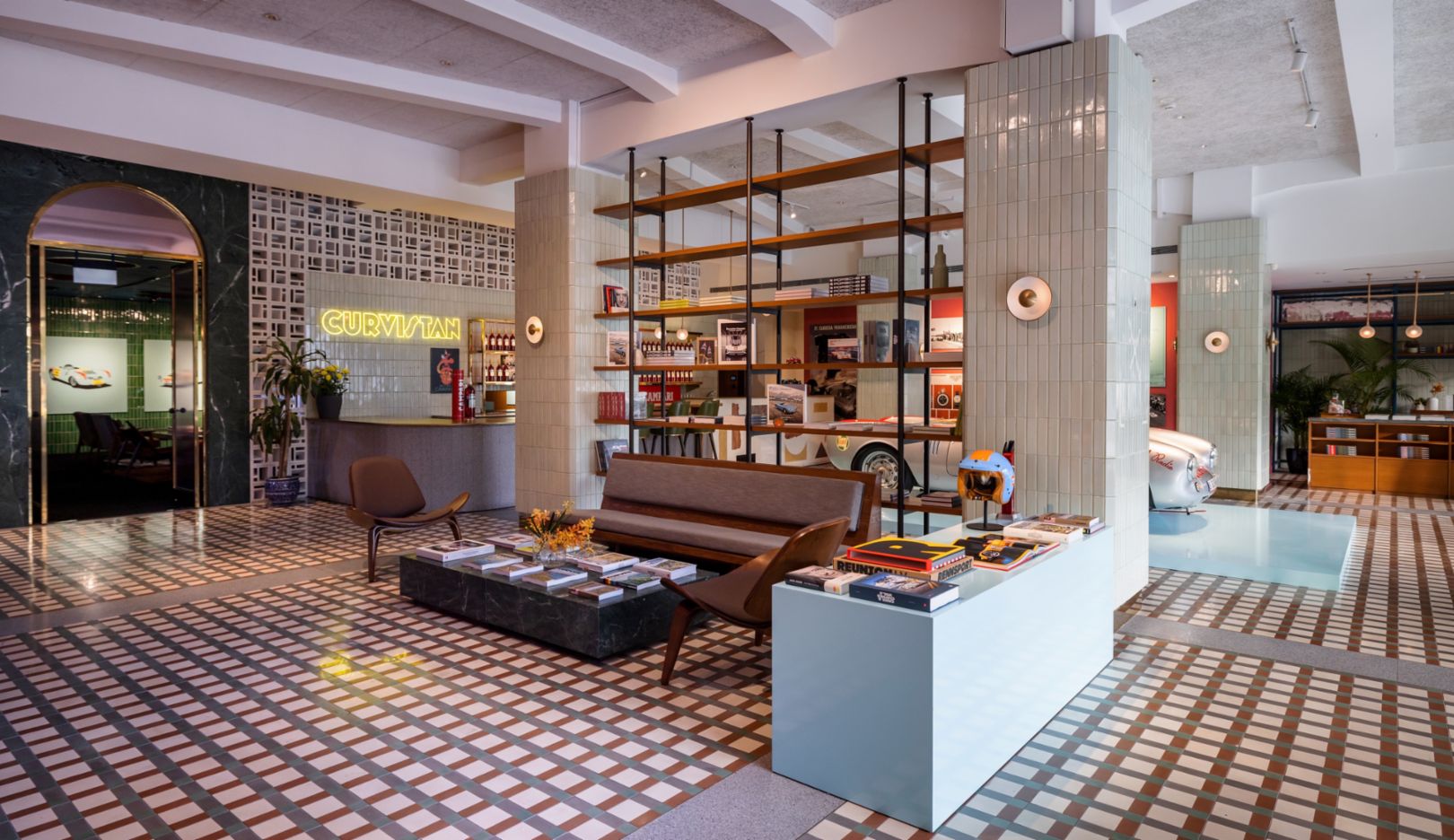 ‘Curvistan’ journeys to Singapore, where East meets West - Porsche Newsroom