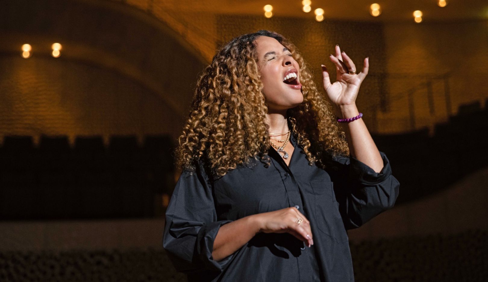 The power of soul: Joy Denalane in the heart of Hamburg's ...