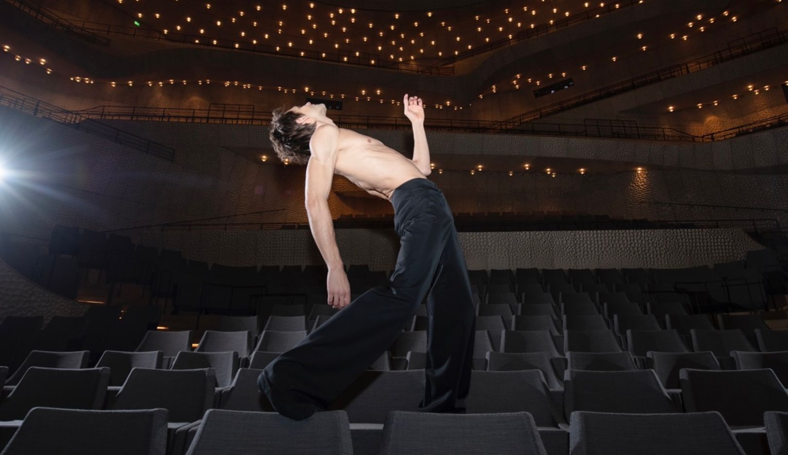 Balletttänzer Friedemann Vogel lässt seinen Körper sprechen - Porsche ...