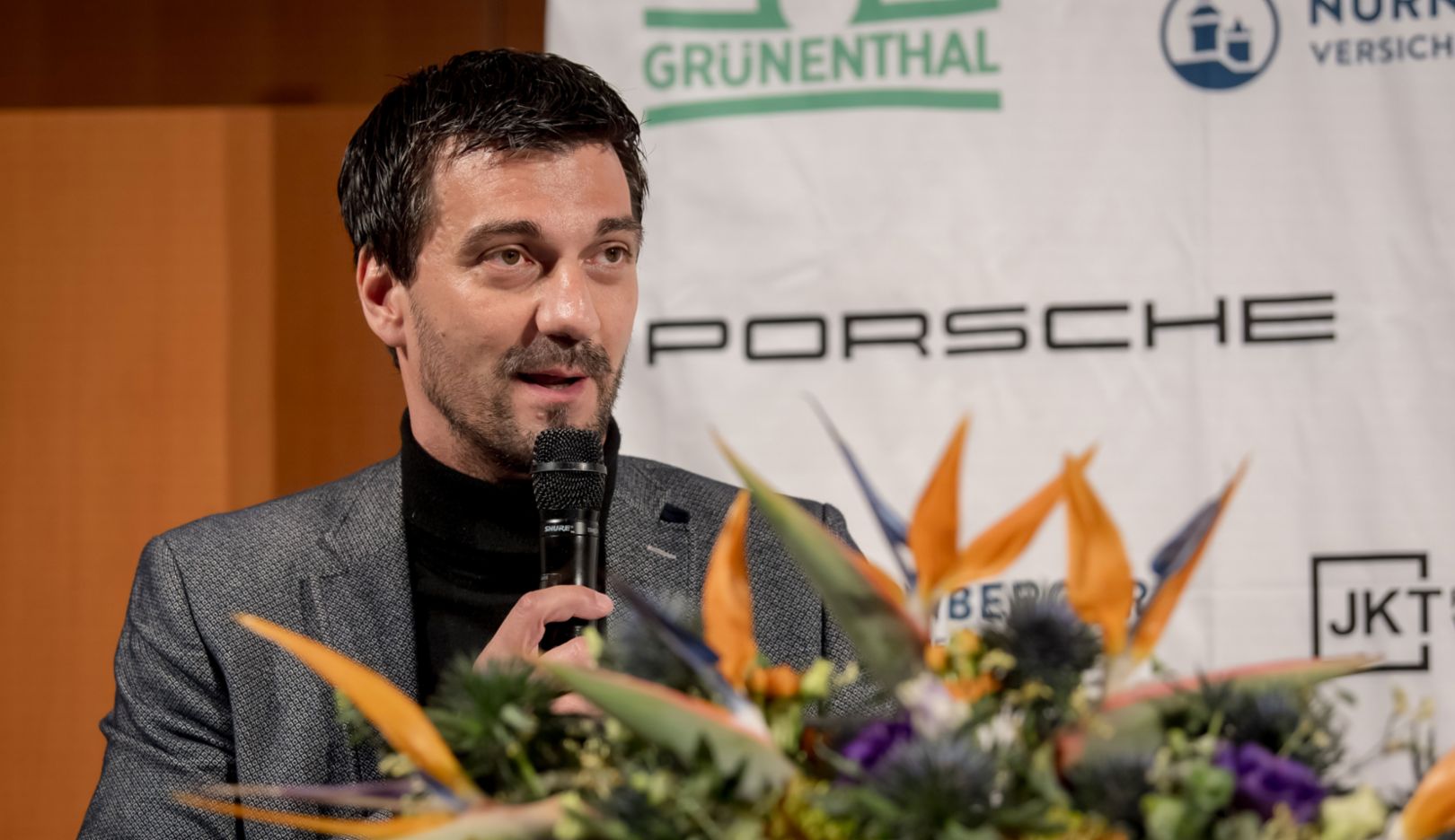 Porsche engagiert sich für die Kinderhospizarbeit - Porsche Newsroom DEU