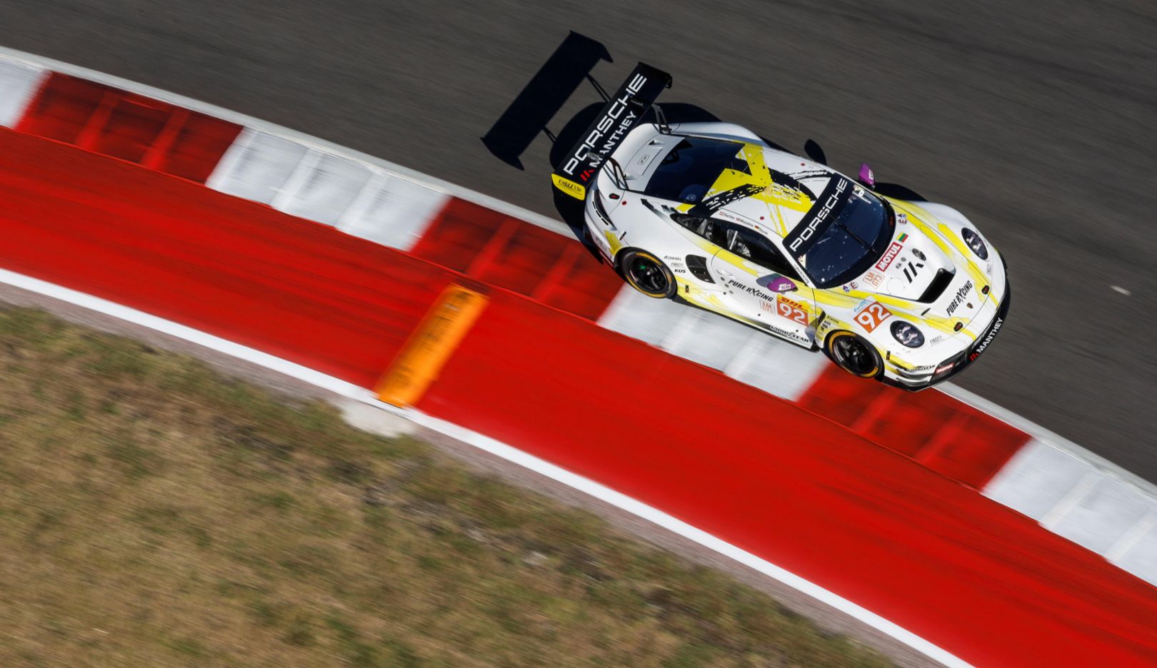 Porsche Penske Motorsport shows fighting spirit in Texas - Porsche Newsroom
