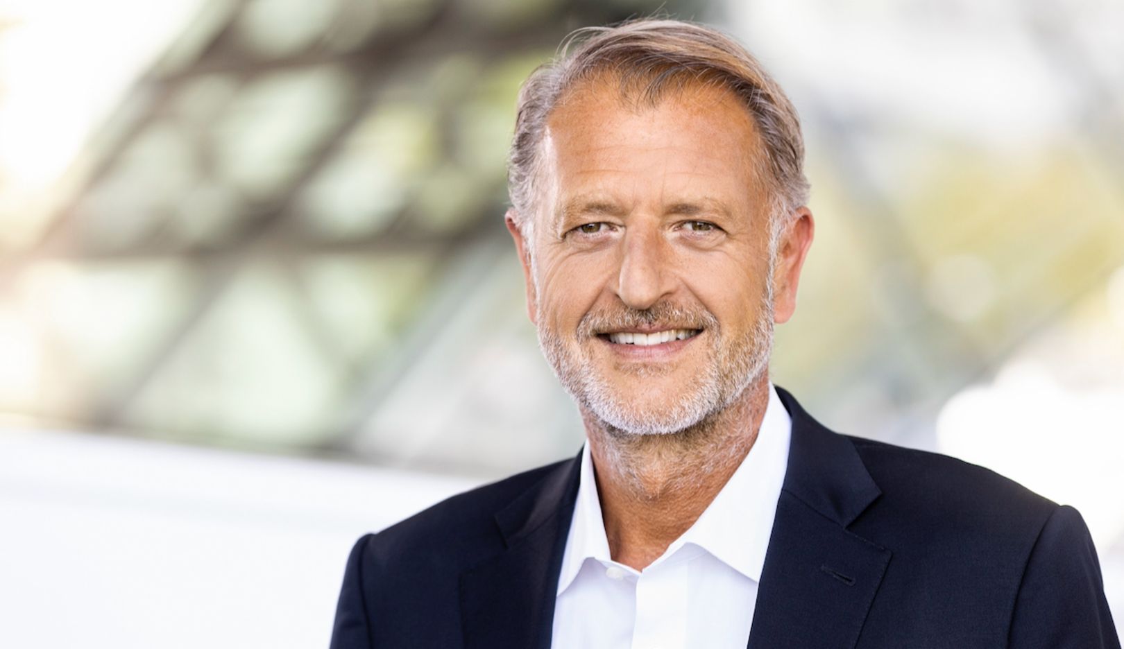 In the first six months, Porsche delivers 31 percent more vehicles ...