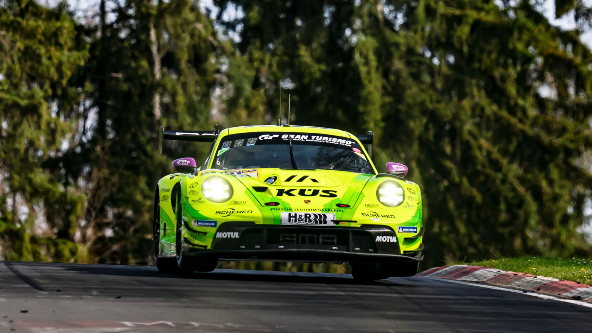 Six Porsche 911 GT3 R battle for overall victory on the Nordschleife ...