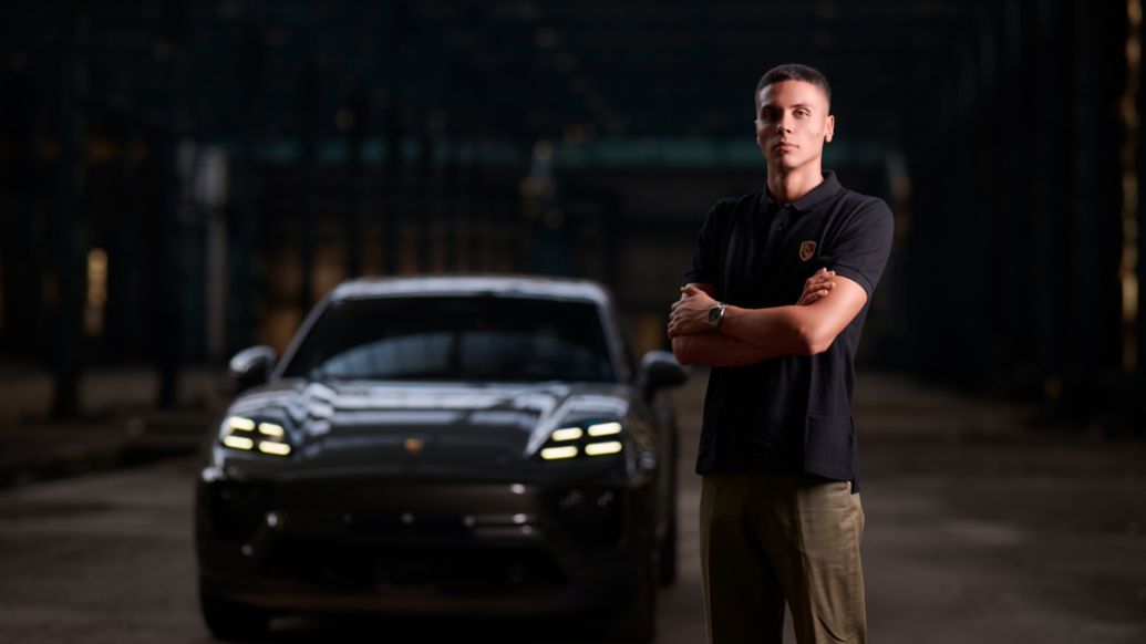 Porsche România îl numește pe David Popovici Friend of the Brand ...