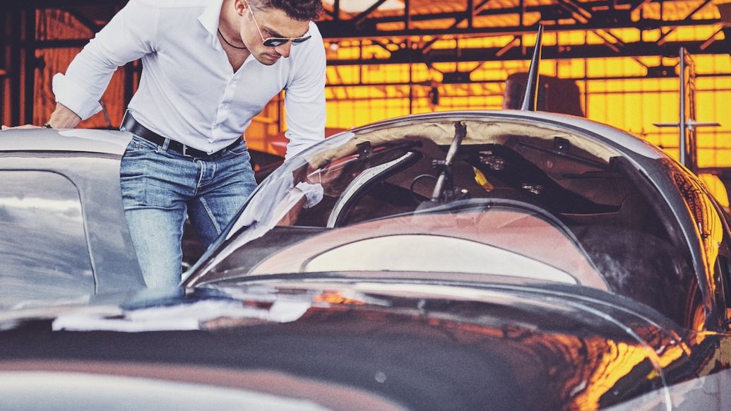 Rare work of art in the firmament: Mooney with a Porsche aircraft ...