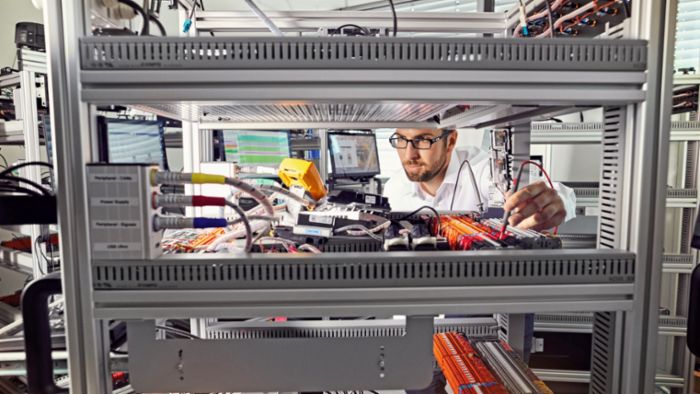 Replicating reality with hardware-in-the-loop - Porsche Newsroom