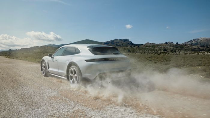 World premiere of the Cross Turismo: the all-rounder among electric ...
