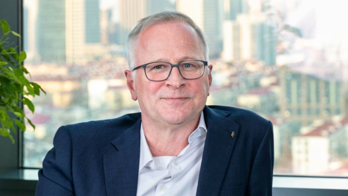 Dr. Jens Puttfarcken devient Président de Porsche France SAS - Porsche ...