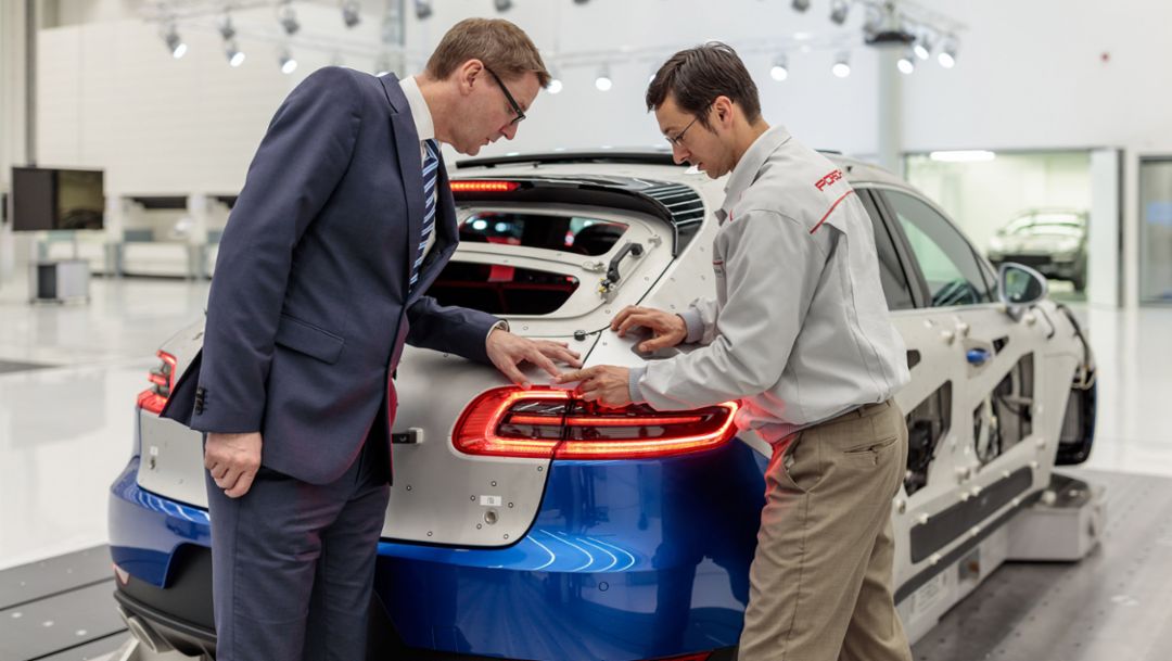 Meisterbock / Cubing - How Porsche ensures the quality of its products ...