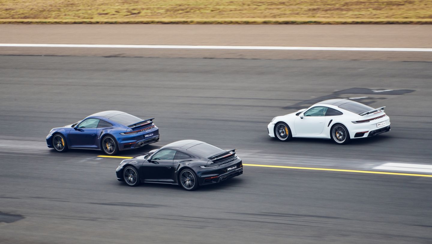 Porsche holds spectacular ‘Launch Control’ event at Sydney Airport ...