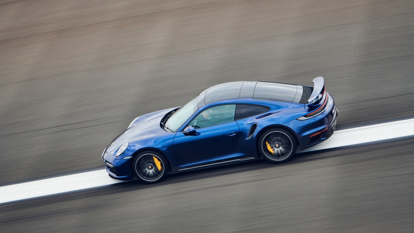Porsche holds spectacular ‘Launch Control’ event at Sydney Airport ...