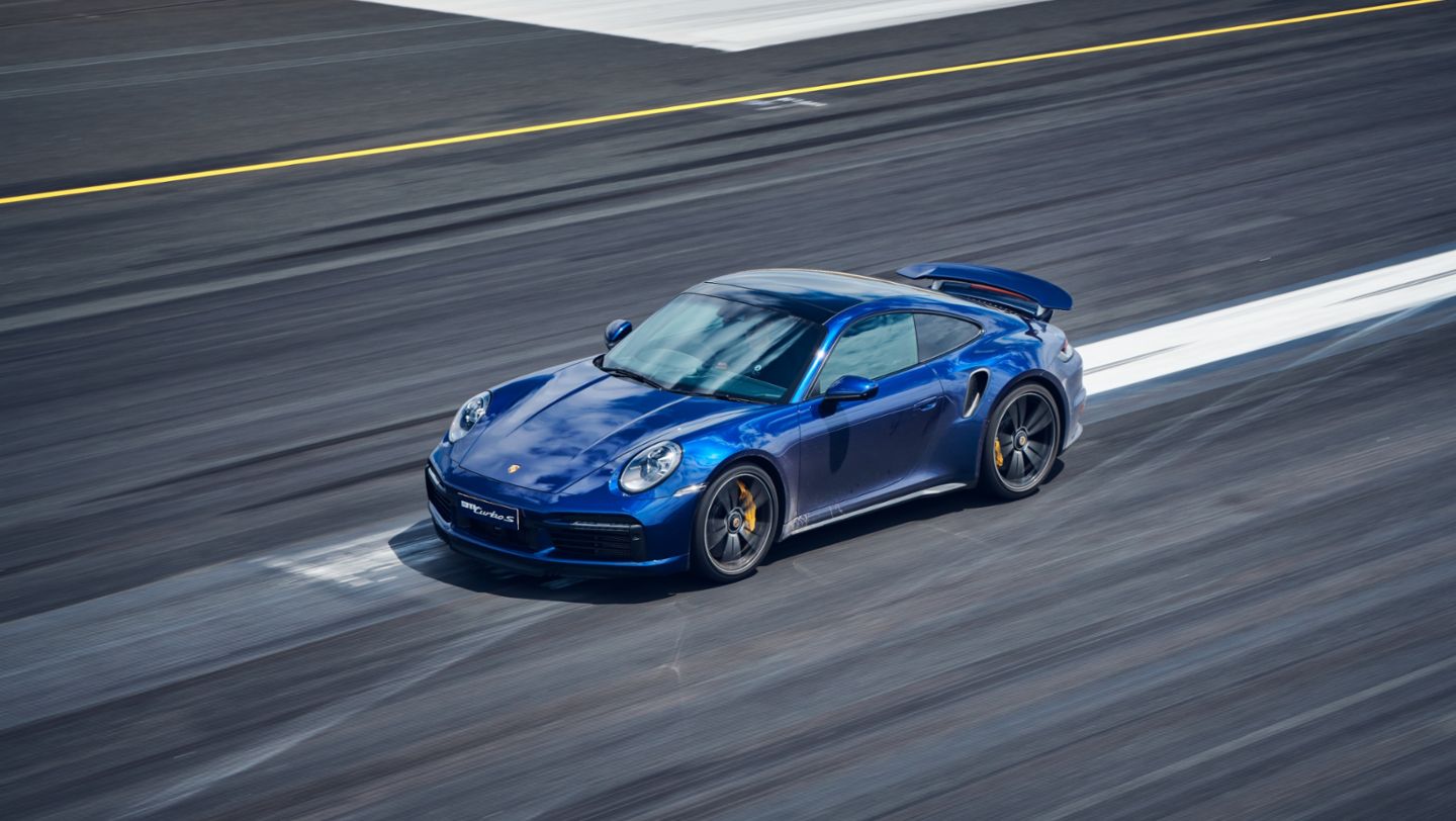 Porsche holds spectacular ‘Launch Control’ event at Sydney Airport ...