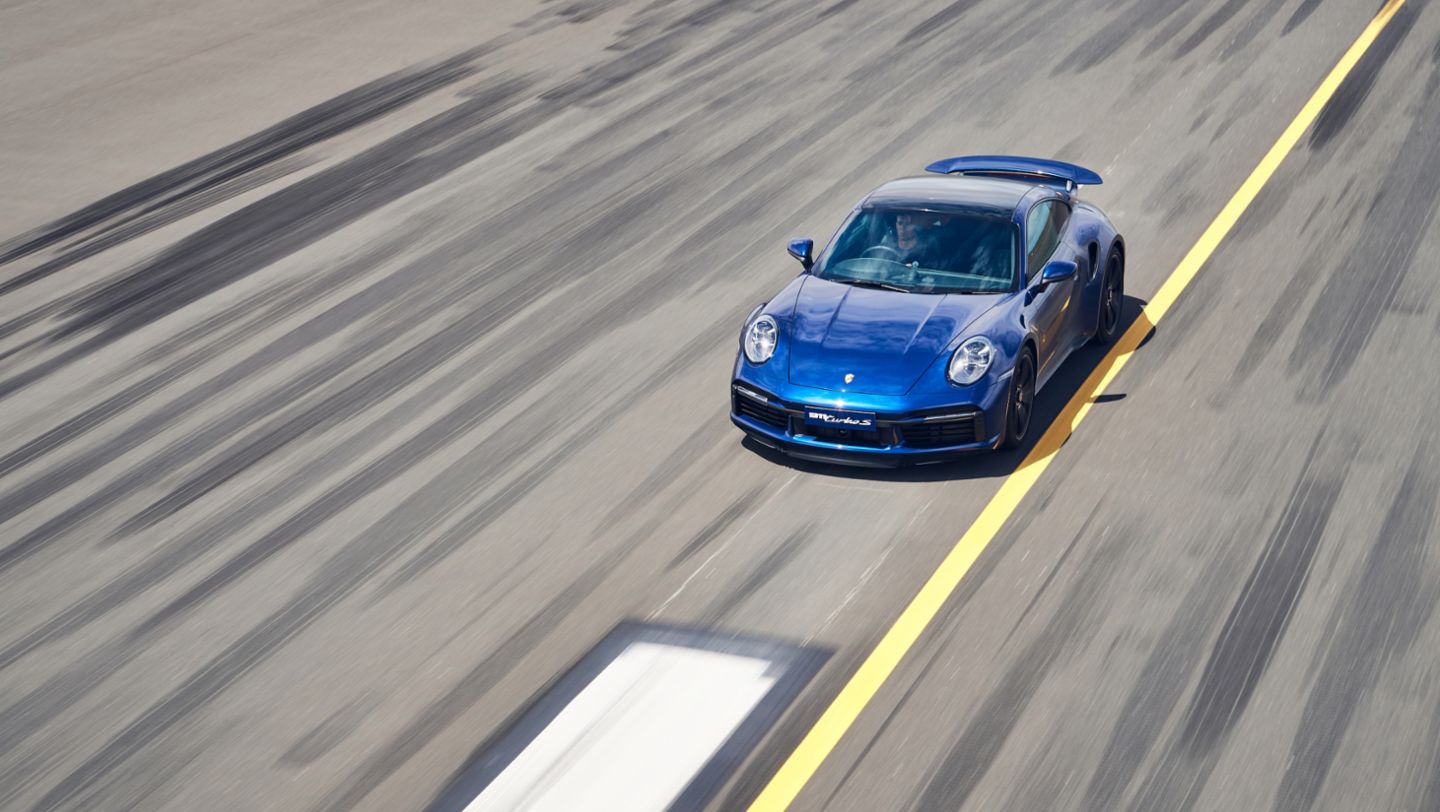 Porsche holds spectacular ‘Launch Control’ event at Sydney Airport ...