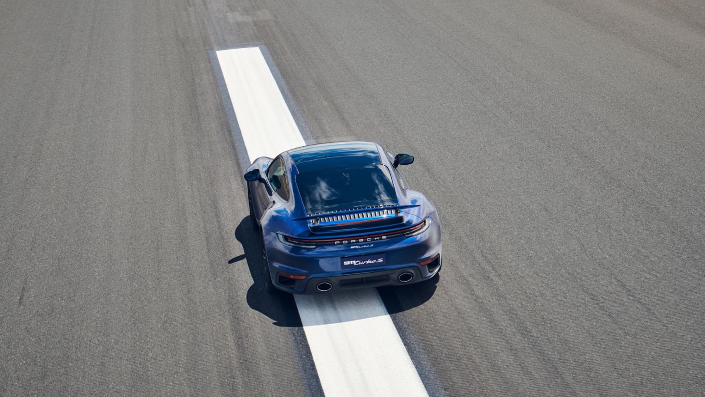 Porsche holds spectacular ‘Launch Control’ event at Sydney Airport ...