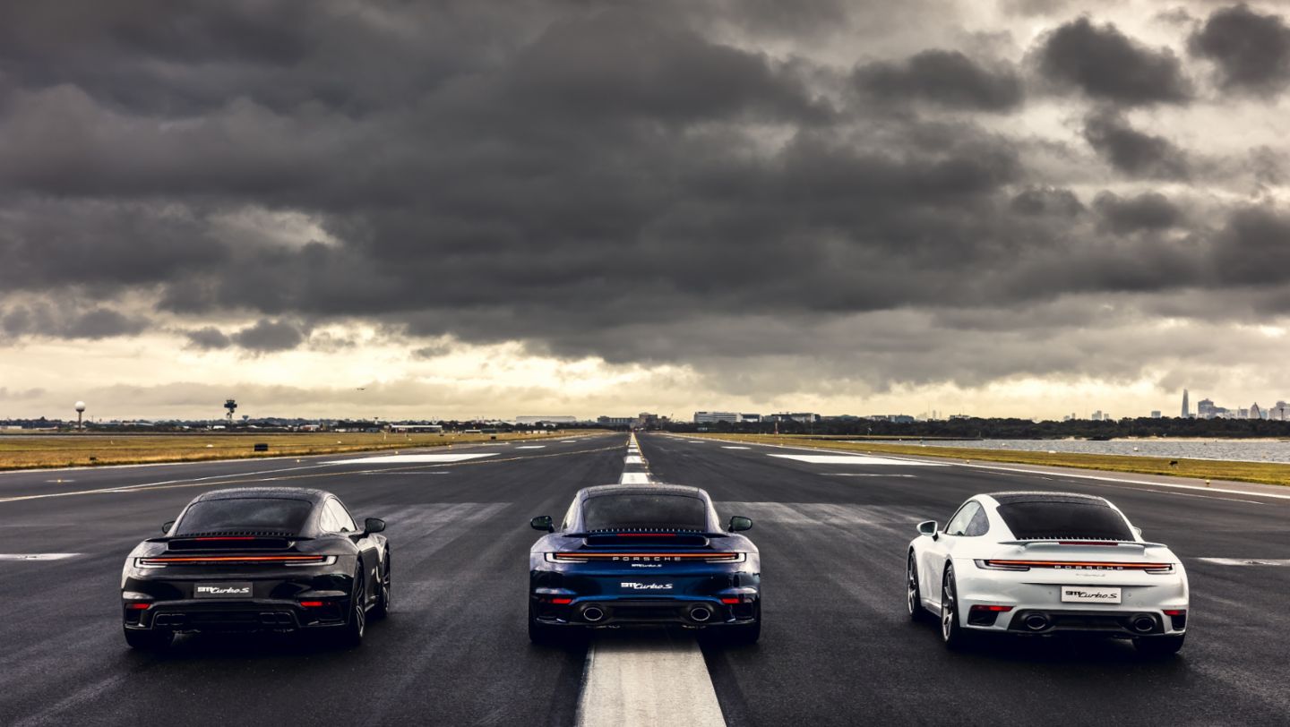 Porsche holds spectacular ‘Launch Control’ event at Sydney Airport ...