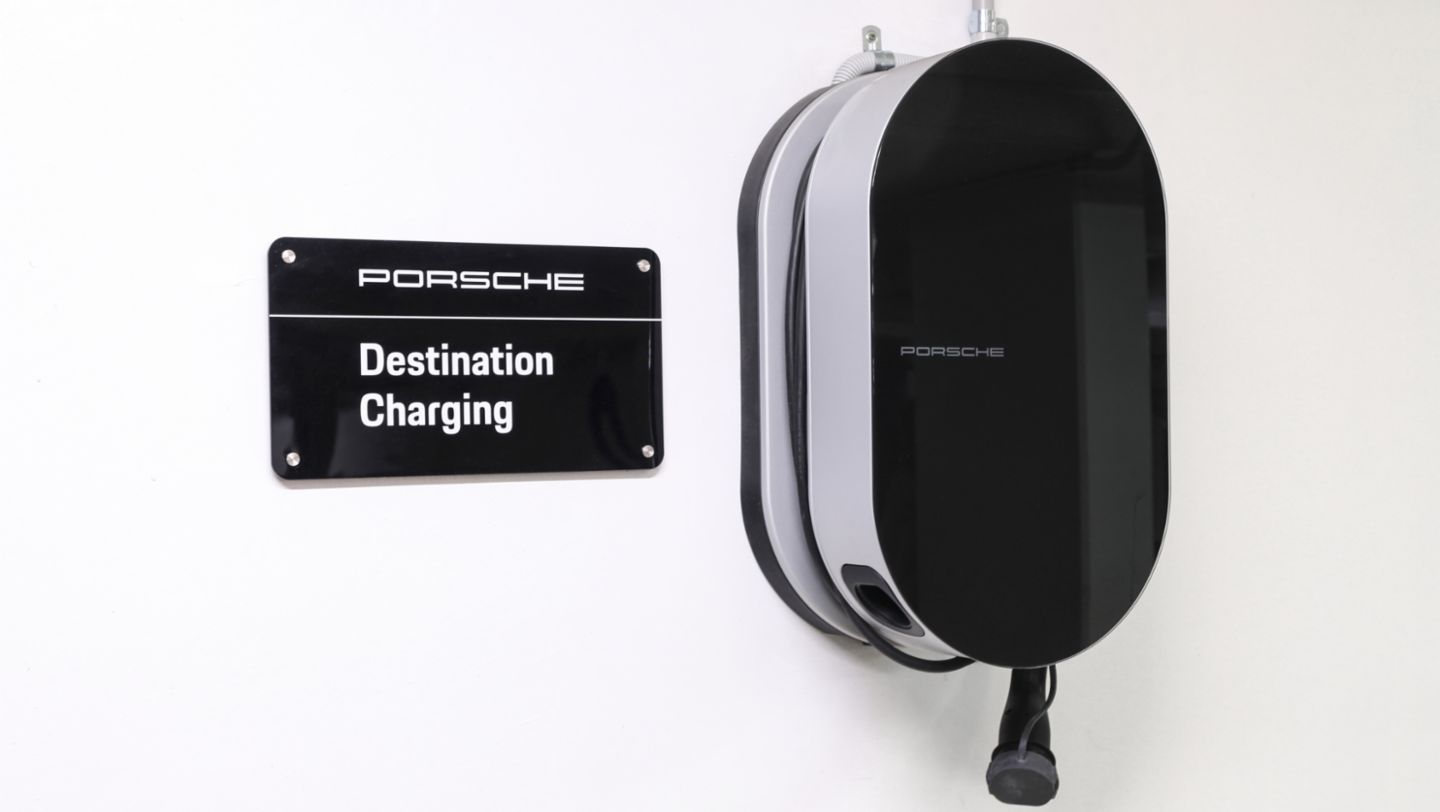 Porsche Centres install impressive new EV chargers - Porsche Newsroom AUS