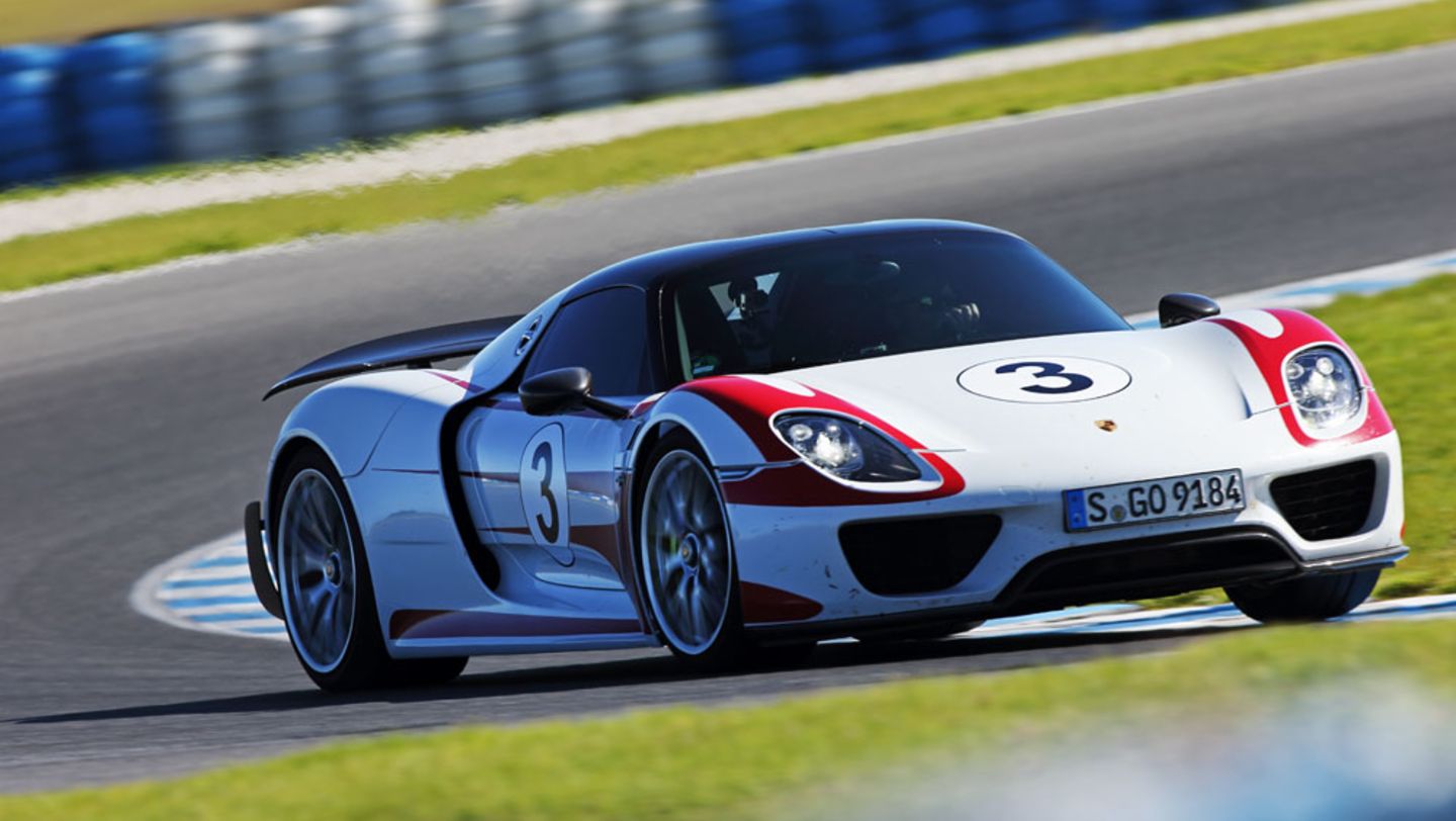 70 Years Porsche in Australia: Maximum power in the Australian Outback ...