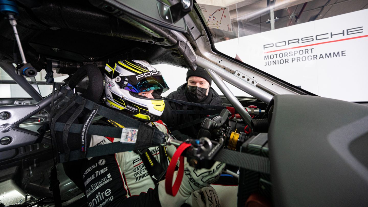 Porsche Junior wanted: 12 candidates battle for major sponsorship ...