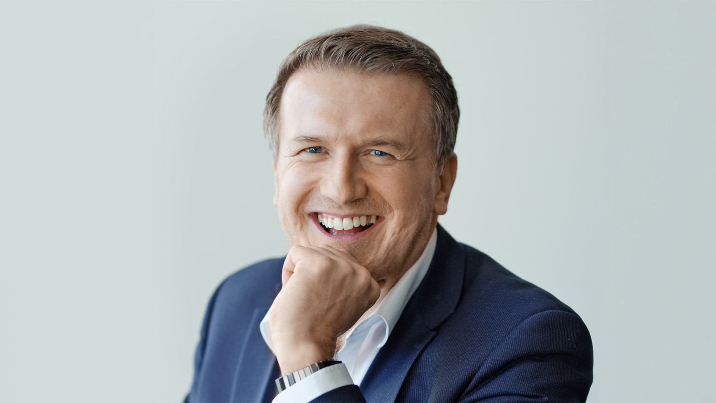 Karaoke Electrifies China’s Drivers - Porsche Newsroom