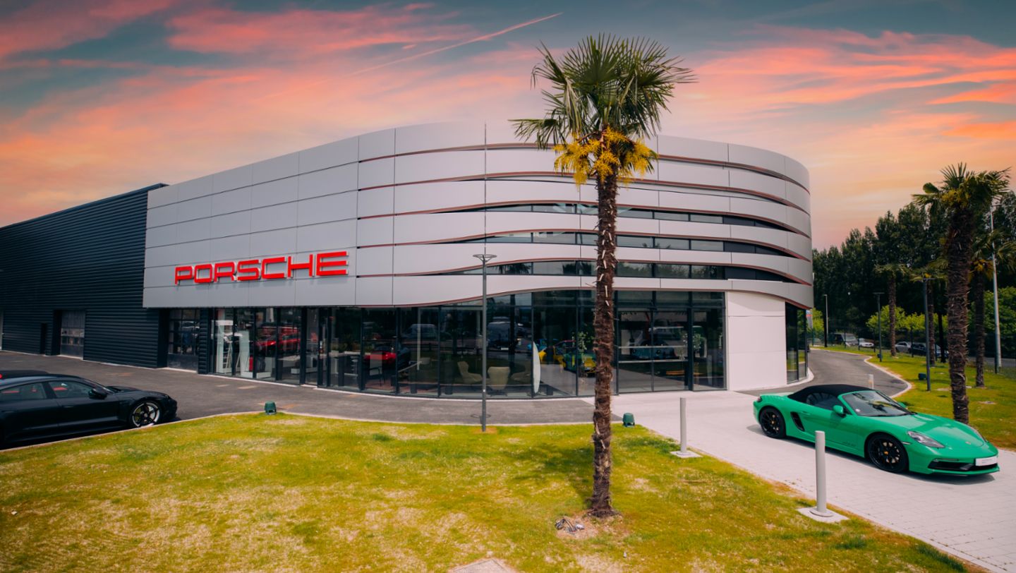 Le premier Destination Porsche de France a officiellement ouvert ses ...
